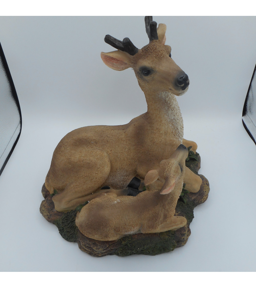 Biche et son Faon Couché
